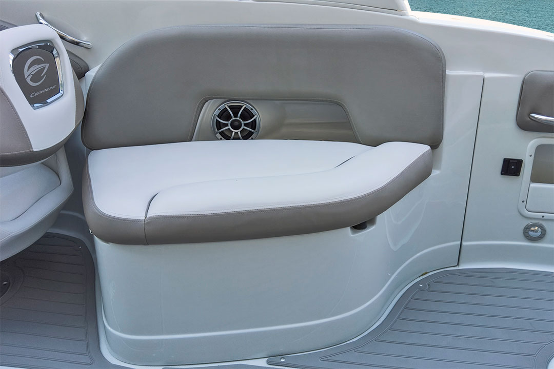 Crownline Boats - Sport Boats | EXS Series | E280 XS | Outboard